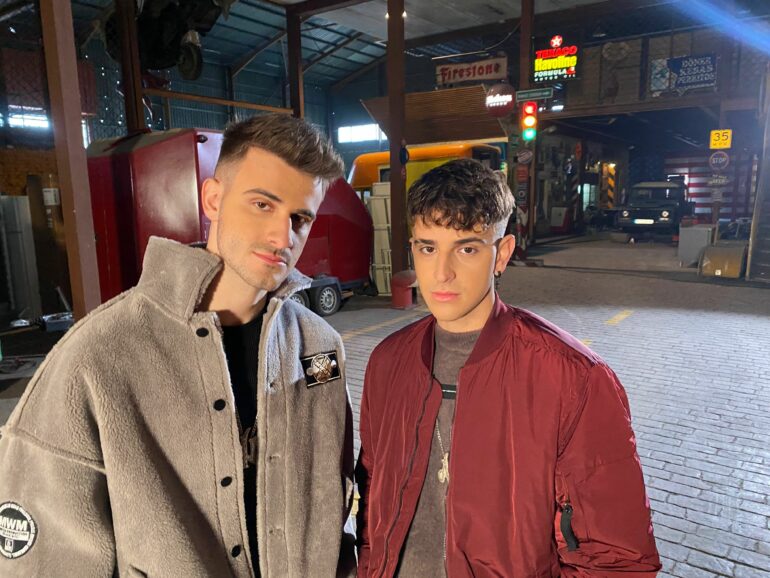 ADEXE & NAU NUEVO SINGLE 'LLORARTE UN RÍO'