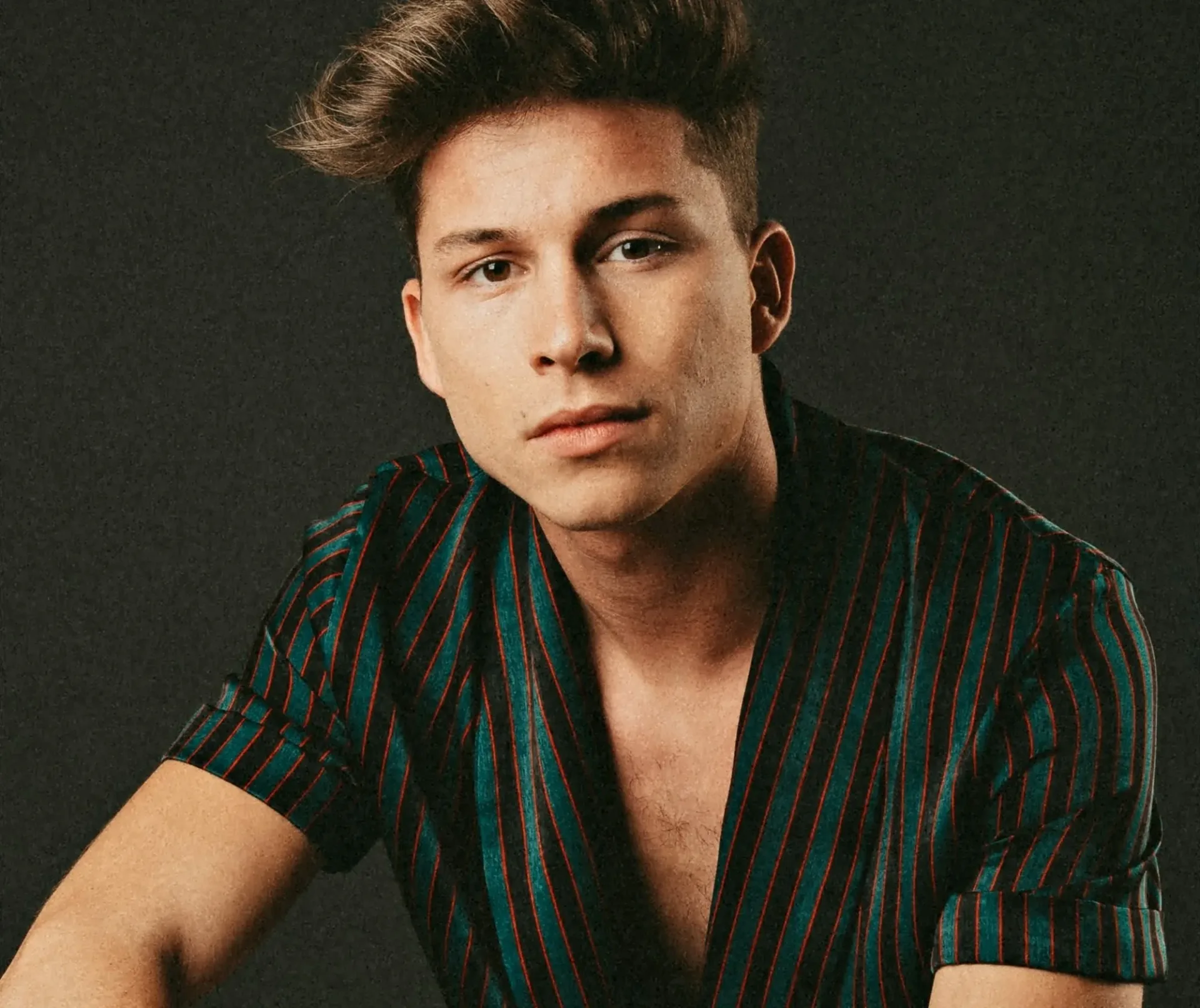 RAOUL VÁZQUEZ DESVELA LA FECHA DE SU PRIMER DISCO