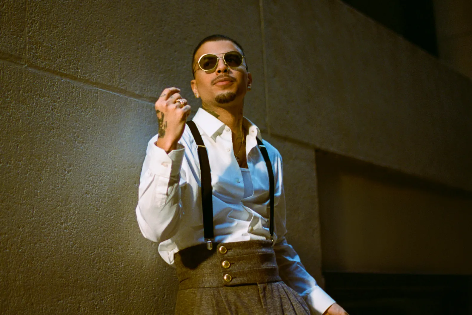 Rauw Alejandro nos pone a bailar con el tema "Touching The Sky" MASTER FM